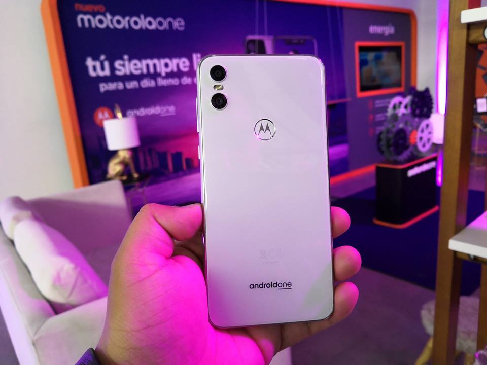 Así es el primer Smartphone de Motorola con Android One - Peruconnection